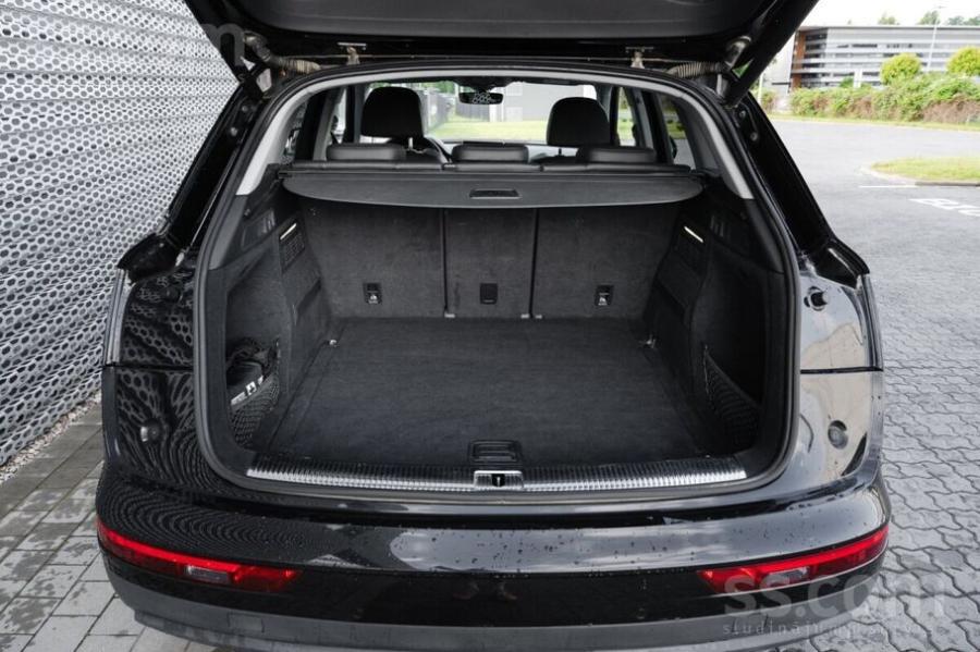 Black Audi Q5 2017 in Riga, with an engine capacity of 2.00 L and mileage of 127 thousand km for 24850 €, photo 24 on AUTOMOTO.COM.LV