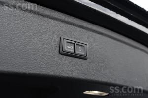 Black Audi Q5 2017 in Riga, with an engine capacity of 2.00 L and mileage of 127 thousand km for 24850 €, photo 25 on AUTOMOTO.COM.LV