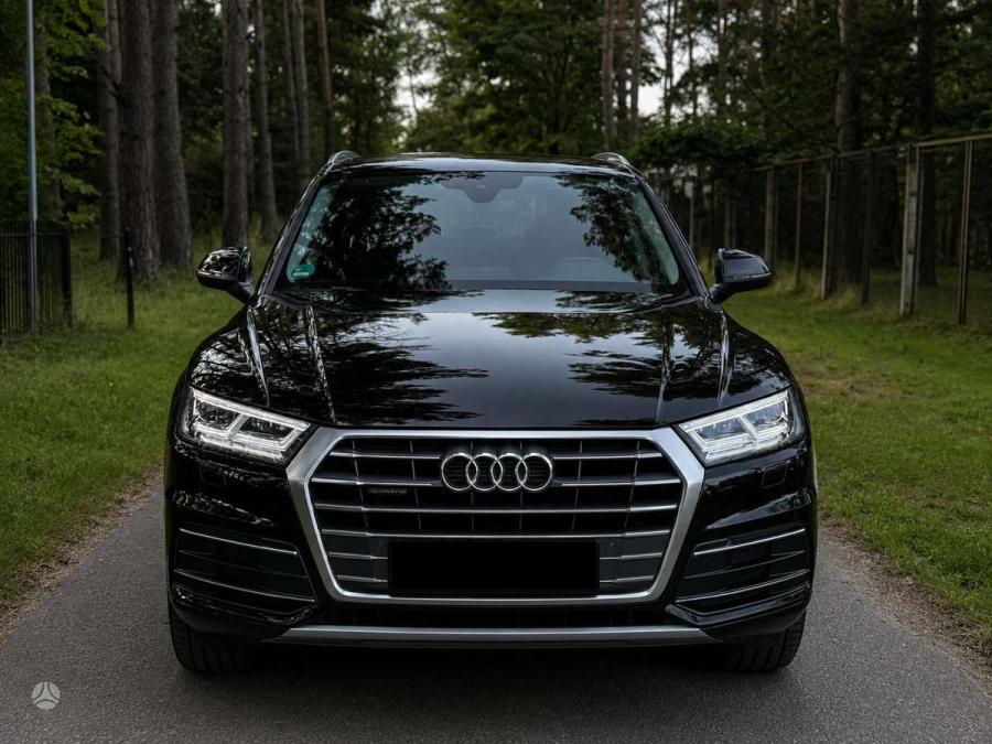 Black Audi Q5 2017 in Vilnius, with an engine capacity of 1.97 L and mileage of 293 thousand km for 17700 €, photo 5 on AUTOMOTO.COM.LV