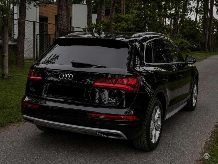 Black Audi Q5 2017 in Vilnius, with an engine capacity of 1.97 L and mileage of 293 thousand km for 17700 €, photo 8 on AUTOMOTO.COM.LV