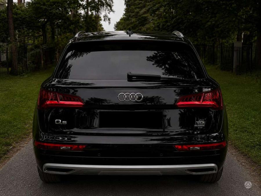 Black Audi Q5 2017 in Vilnius, with an engine capacity of 1.97 L and mileage of 293 thousand km for 17700 €, photo 9 on AUTOMOTO.COM.LV