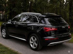 Black Audi Q5 2017 in Vilnius, with an engine capacity of 1.97 L and mileage of 293 thousand km for 17700 €, photo 10 on AUTOMOTO.COM.LV