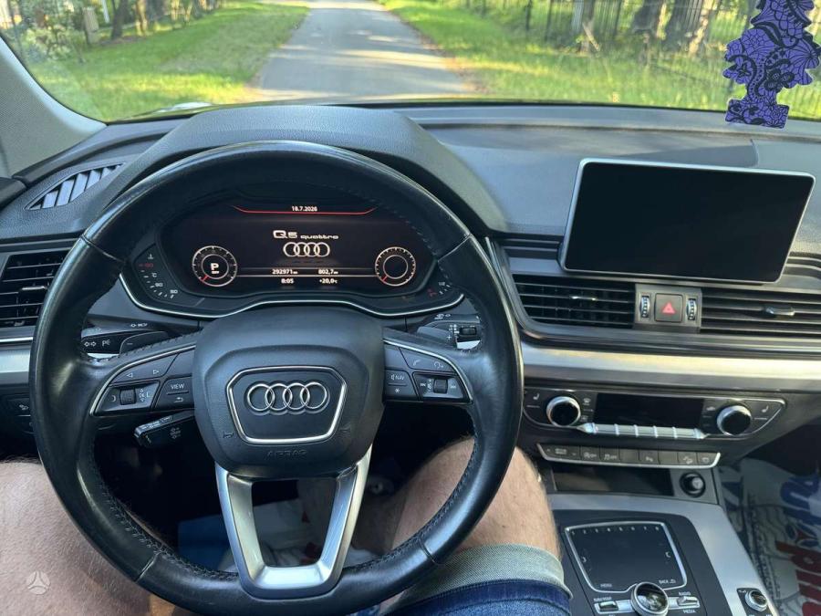 Black Audi Q5 2017 in Vilnius, with an engine capacity of 1.97 L and mileage of 293 thousand km for 17700 €, photo 16 on AUTOMOTO.COM.LV