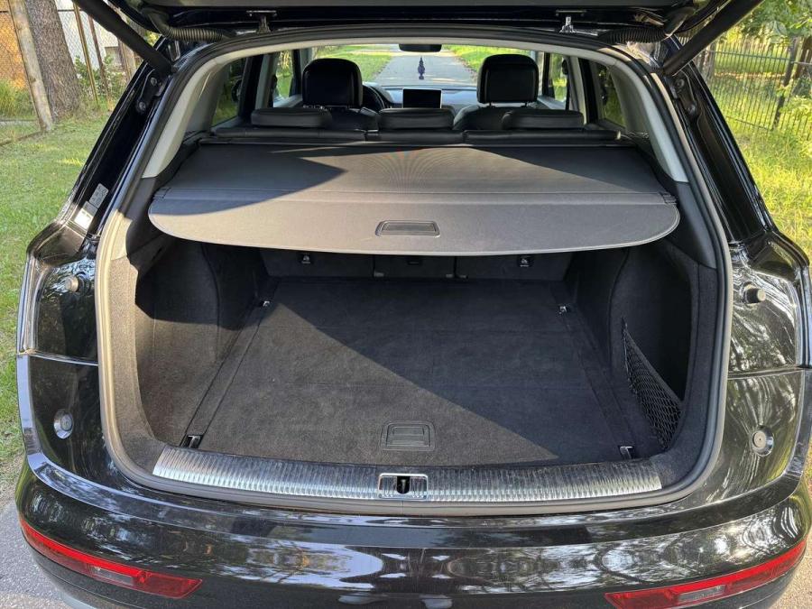 Black Audi Q5 2017 in Vilnius, with an engine capacity of 1.97 L and mileage of 293 thousand km for 17700 €, photo 25 on AUTOMOTO.COM.LV