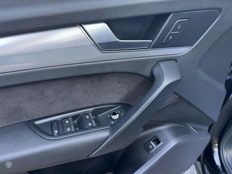 Black Audi Q5 2017 in Vilnius, with an engine capacity of 1.97 L and mileage of 293 thousand km for 17700 €, photo 27 on AUTOMOTO.COM.LV