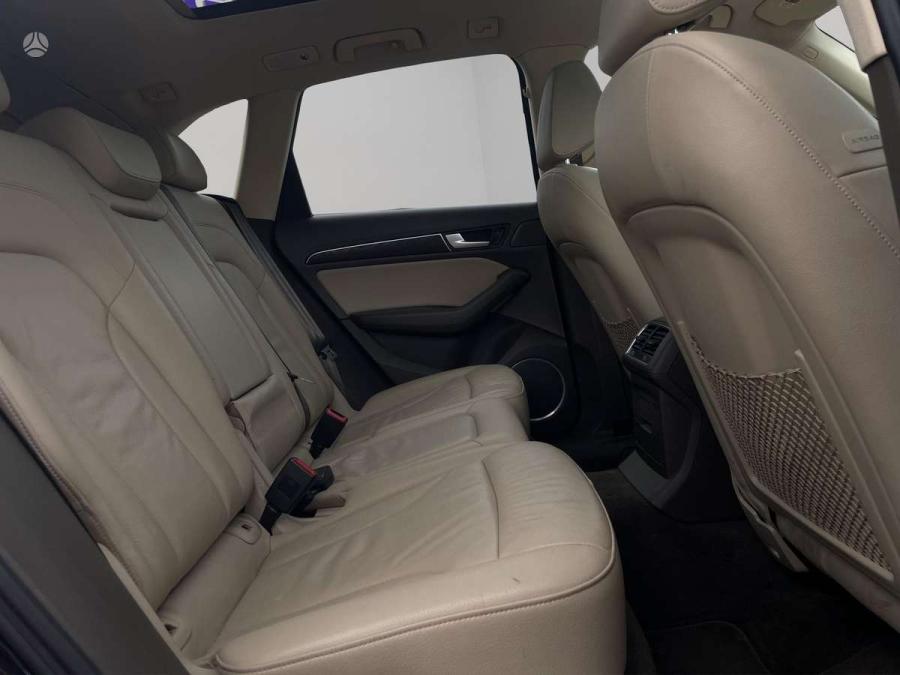 Black Audi Q5 2017 in Vilnius, with an engine capacity of 2.00 L and mileage of 125 thousand km for 16999 €, photo 10 on AUTOMOTO.COM.LV