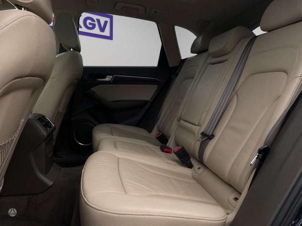 Black Audi Q5 2017 in Vilnius, with an engine capacity of 2.00 L and mileage of 125 thousand km for 16999 €, photo 10 on AUTOMOTO.COM.LV