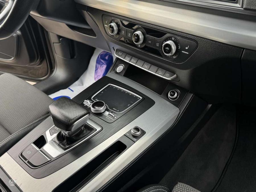 Melns Audi Q5 2017 Jonava, ar dzinēja tilpumu 2.00 L un nobraukumu 177 tūkst. km par 21499 €, foto 31 vietnē AUTOMOTO.COM.LV