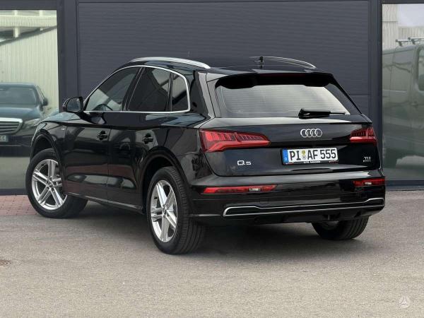 Melns Audi Q5 2017 Jonava, ar dzinēja tilpumu 1.97 L un nobraukumu 270 tūkst. km par 19990 €, foto 5 vietnē AUTOMOTO.COM.LV