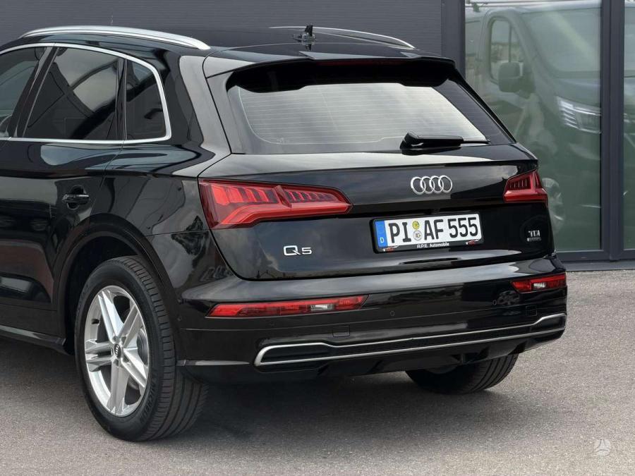 Black Audi Q5 2017 in Jonava, with an engine capacity of 1.97 L and mileage of 270 thousand km for 19990 €, photo 8 on AUTOMOTO.COM.LV