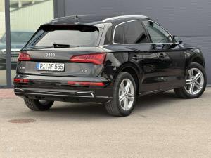 Black Audi Q5 2017 in Jonava, with an engine capacity of 1.97 L and mileage of 270 thousand km for 19990 €, photo 11 on AUTOMOTO.COM.LV