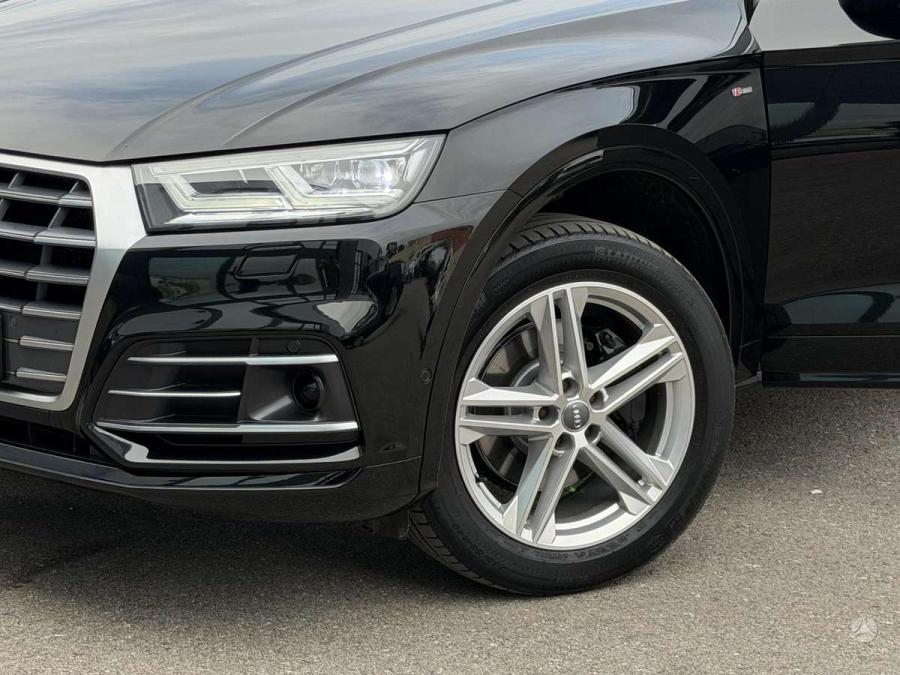 Black Audi Q5 2017 in Jonava, with an engine capacity of 1.97 L and mileage of 270 thousand km for 19990 €, photo 16 on AUTOMOTO.COM.LV