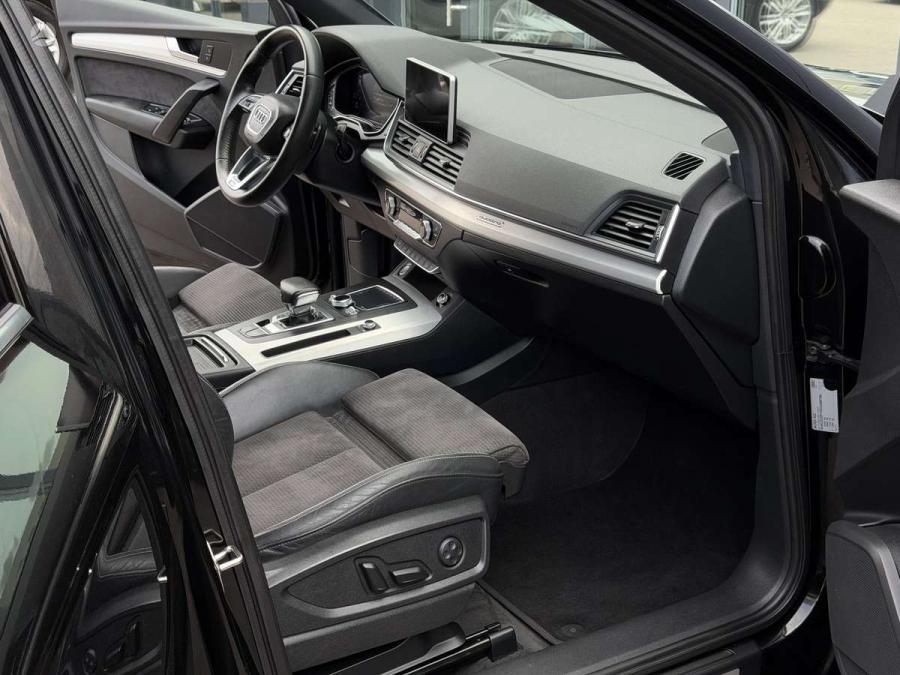 Black Audi Q5 2017 in Jonava, with an engine capacity of 1.97 L and mileage of 270 thousand km for 19990 €, photo 19 on AUTOMOTO.COM.LV