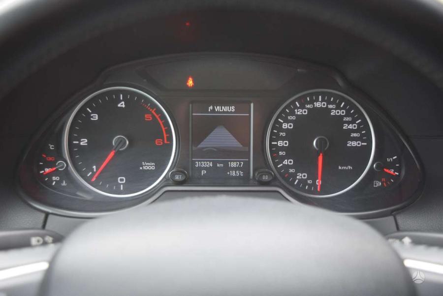 Melns Audi Q5 2017 Viļņa, ar dzinēja tilpumu 1.97 L un nobraukumu 313 tūkst. km par 13950 €, foto 24 vietnē AUTOMOTO.COM.LV