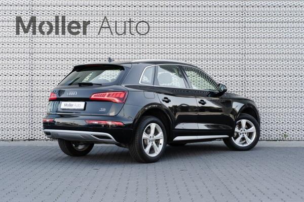 Black Audi Q5 2017 in Marupe, with an engine capacity of 2.00 L and mileage of 222 thousand km for 17950 €, photo 4 on AUTOMOTO.COM.LV
