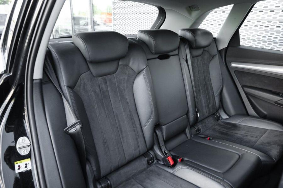 Black Audi Q5 2017 in Marupe, with an engine capacity of 2.00 L and mileage of 222 thousand km for 17950 €, photo 24 on AUTOMOTO.COM.LV