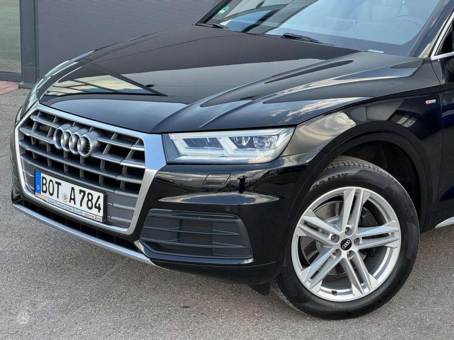 Black Audi Q5 2017 in Jonava, with an engine capacity of 2.00 L and mileage of 270 thousand km for 19299 €, photo 6 on AUTOMOTO.COM.LV