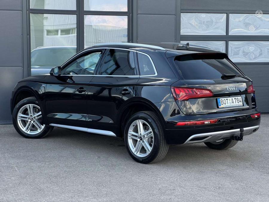 Black Audi Q5 2017 in Jonava, with an engine capacity of 2.00 L and mileage of 270 thousand km for 19299 €, photo 8 on AUTOMOTO.COM.LV