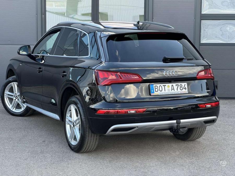 Black Audi Q5 2017 in Jonava, with an engine capacity of 2.00 L and mileage of 270 thousand km for 19299 €, photo 9 on AUTOMOTO.COM.LV