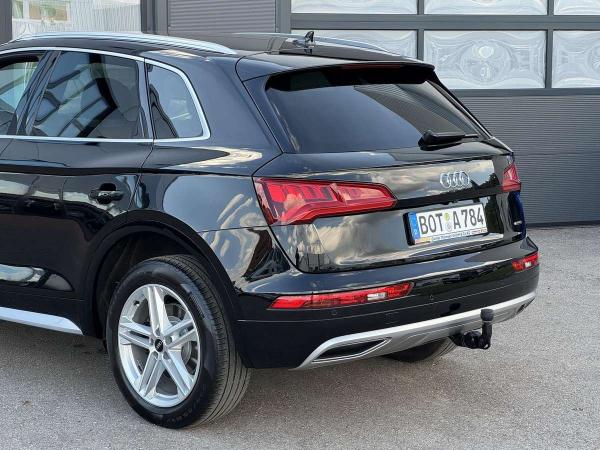 Audi Q5 2017 in Jonava on AUTOMOTO.COM.LV Black Audi Q5 2017 in Jonava, with an engine capacity of 2.00 L and mileage of 270 thousand km for 19299 €, photo 10 on AUTOMOTO.COM.LV