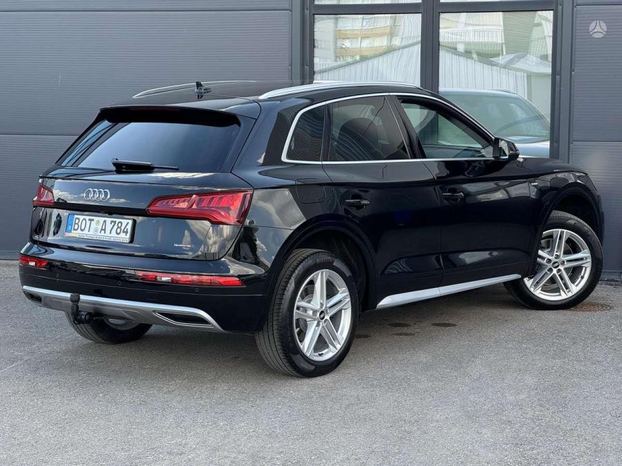 Black Audi Q5 2017 in Jonava, with an engine capacity of 2.00 L and mileage of 270 thousand km for 19299 €, photo 11 on AUTOMOTO.COM.LV
