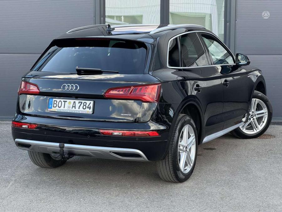 Black Audi Q5 2017 in Jonava, with an engine capacity of 2.00 L and mileage of 270 thousand km for 19299 €, photo 12 on AUTOMOTO.COM.LV