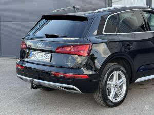 Black Audi Q5 2017 in Jonava, with an engine capacity of 2.00 L and mileage of 270 thousand km for 19299 €, photo 13 on AUTOMOTO.COM.LV