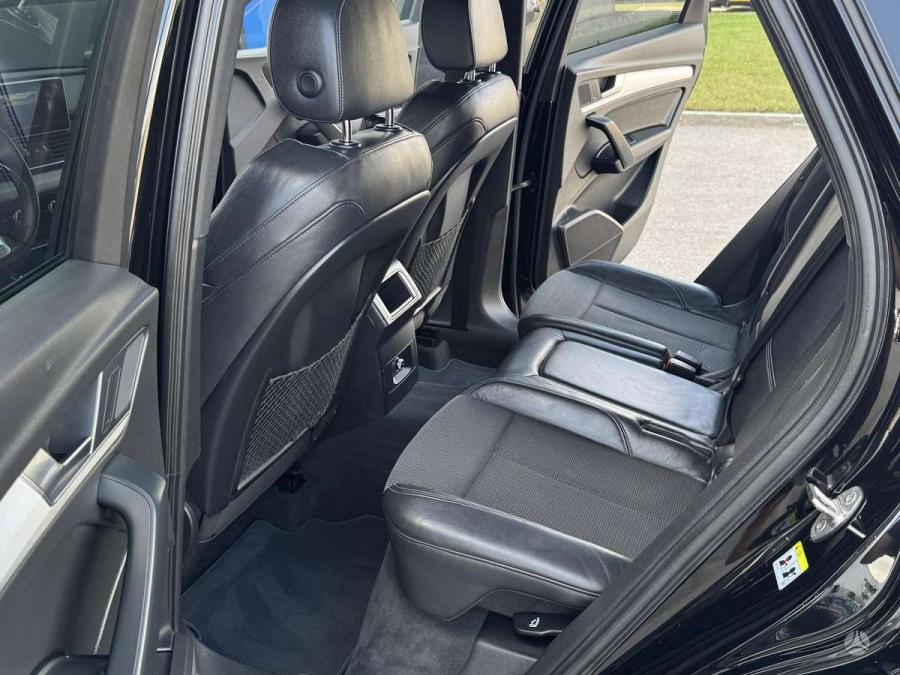 Black Audi Q5 2017 in Jonava, with an engine capacity of 2.00 L and mileage of 270 thousand km for 19299 €, photo 28 on AUTOMOTO.COM.LV