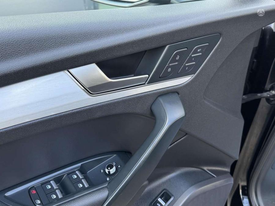Black Audi Q5 2017 in Jonava, with an engine capacity of 2.00 L and mileage of 270 thousand km for 19299 €, photo 37 on AUTOMOTO.COM.LV