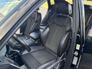 Black Audi Q5 2017 in Jonava, with an engine capacity of 2.00 L and mileage of 270 thousand km for 19299 €, photo 39 on AUTOMOTO.COM.LV