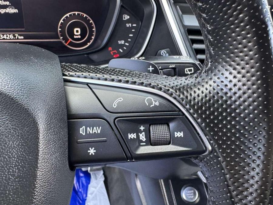 Black Audi Q5 2017 in Jonava, with an engine capacity of 2.00 L and mileage of 270 thousand km for 19299 €, photo 43 on AUTOMOTO.COM.LV