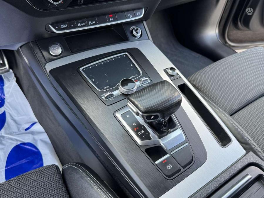 Black Audi Q5 2017 in Jonava, with an engine capacity of 2.00 L and mileage of 270 thousand km for 19299 €, photo 45 on AUTOMOTO.COM.LV