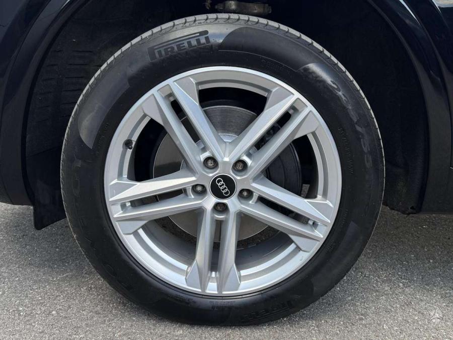 Black Audi Q5 2017 in Jonava, with an engine capacity of 2.00 L and mileage of 270 thousand km for 19299 €, photo 47 on AUTOMOTO.COM.LV
