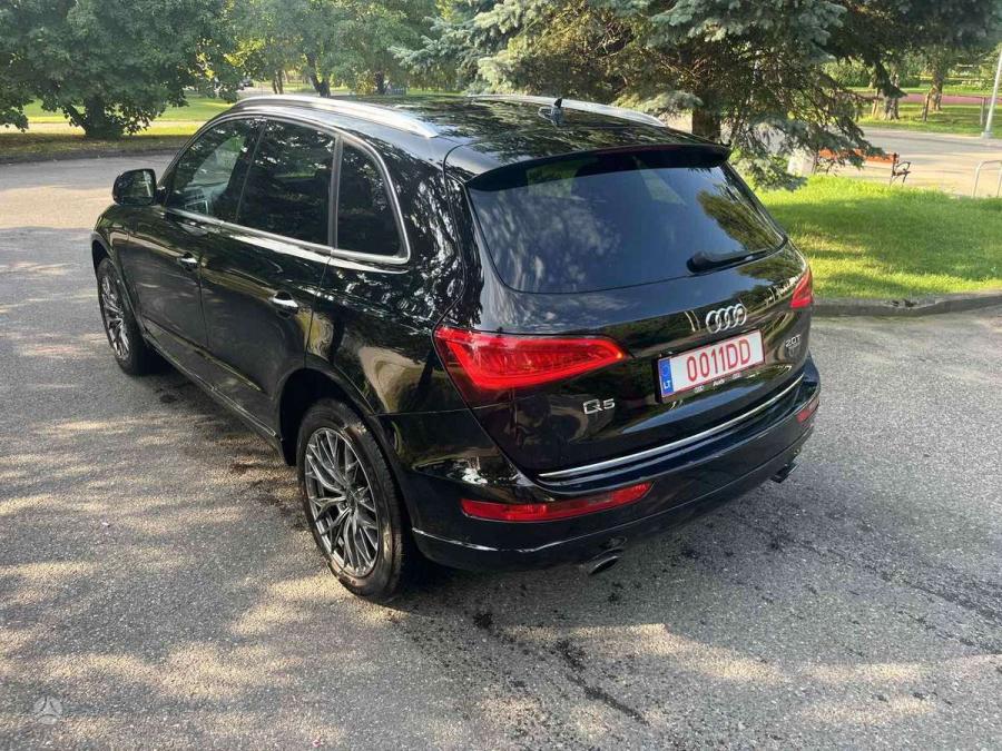 Black Audi Q5 2017 in Klaipeda, with an engine capacity of 1.98 L and mileage of 132 thousand km for 17000 €, photo 4 on AUTOMOTO.COM.LV