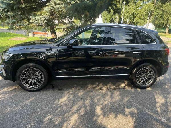 Audi Q5 2017 in Klaipeda on AUTOMOTO.COM.LV Black Audi Q5 2017 in Klaipeda, with an engine capacity of 1.98 L and mileage of 132 thousand km for 17000 €, photo 8 on AUTOMOTO.COM.LV