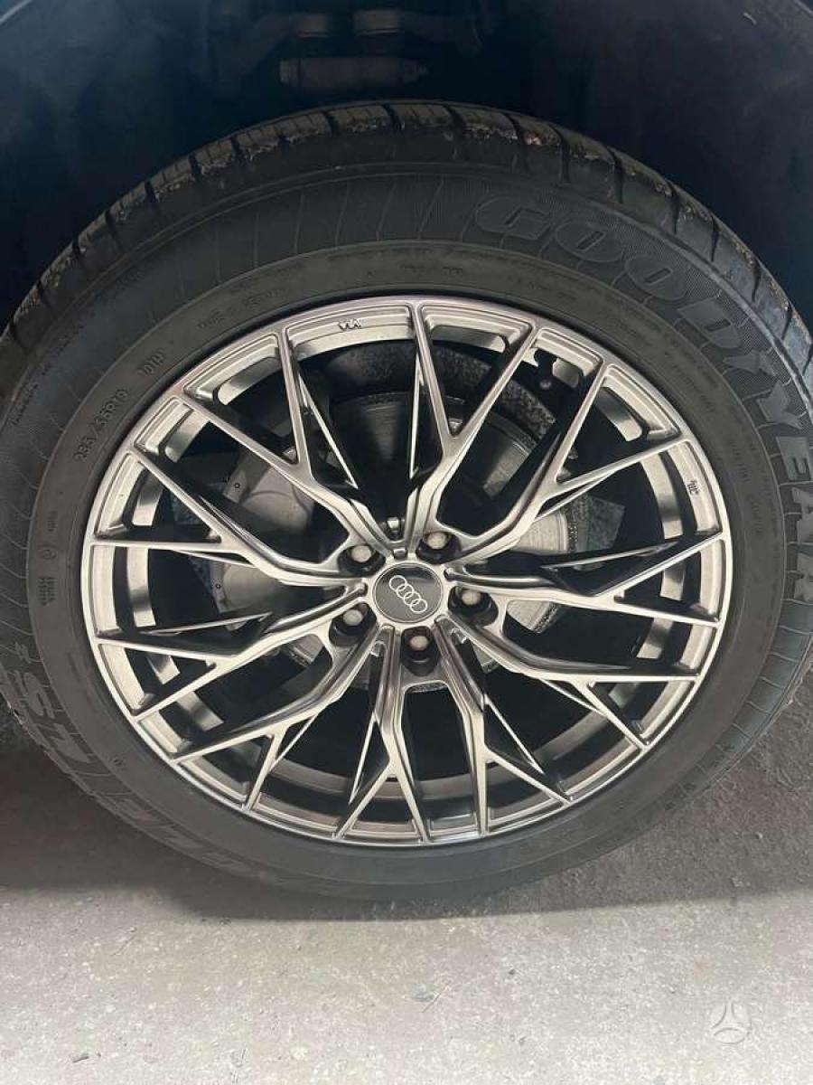 Black Audi Q5 2017 in Klaipeda, with an engine capacity of 1.98 L and mileage of 132 thousand km for 17000 €, photo 18 on AUTOMOTO.COM.LV