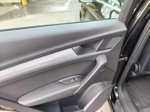 Melns Audi Q5 2017 Kauņa, ar dzinēja tilpumu 1.97 L un nobraukumu 199 tūkst. km par 19000 €, foto 12 vietnē AUTOMOTO.COM.LV