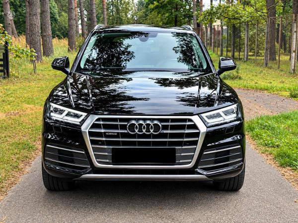 Black Audi Q5 2017 in Vilnius, with an engine capacity of 2.00 L and mileage of 241 thousand km for 18900 €, photo 5 on AUTOMOTO.COM.LV