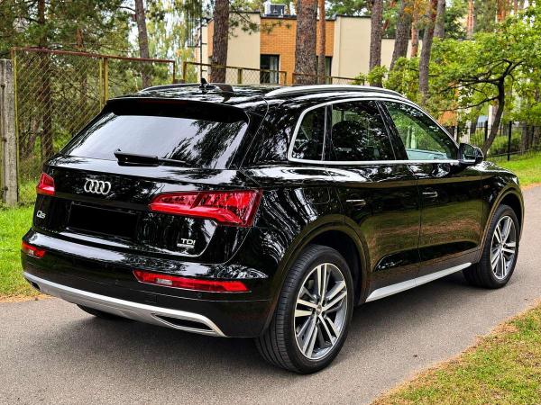 Black Audi Q5 2017 in Vilnius, with an engine capacity of 2.00 L and mileage of 241 thousand km for 18900 €, photo 8 on AUTOMOTO.COM.LV