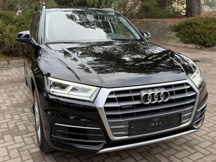 Black Audi Q5 2018 in Prienai, with an engine capacity of 2.00 L and mileage of 217 thousand km for 18950 €, photo 8 on AUTOMOTO.COM.LV