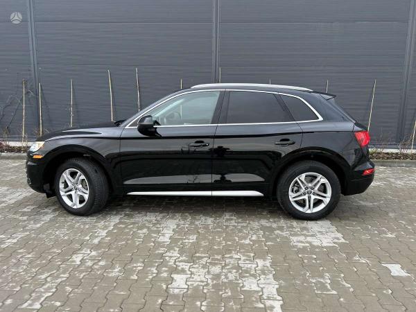 Black Audi Q5 2018 in Vilnius, with an engine capacity of 1.98 L and mileage of 238 thousand km for 16999 €, photo 2 on AUTOMOTO.COM.LV