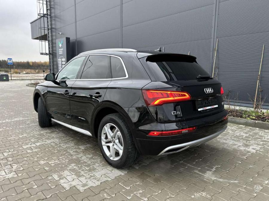 Black Audi Q5 2018 in Vilnius, with an engine capacity of 1.98 L and mileage of 238 thousand km for 16999 €, photo 3 on AUTOMOTO.COM.LV