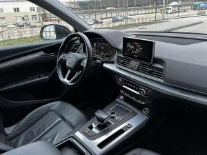 Black Audi Q5 2018 in Vilnius, with an engine capacity of 1.98 L and mileage of 238 thousand km for 16999 €, photo 11 on AUTOMOTO.COM.LV
