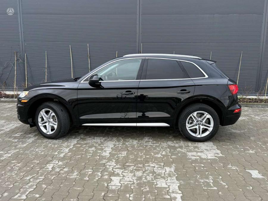 Melns Audi Q5 2018 Viļņa, ar dzinēja tilpumu 1.98 L un nobraukumu 238 tūkst. km par 16999 €, foto 2 vietnē AUTOMOTO.COM.LV