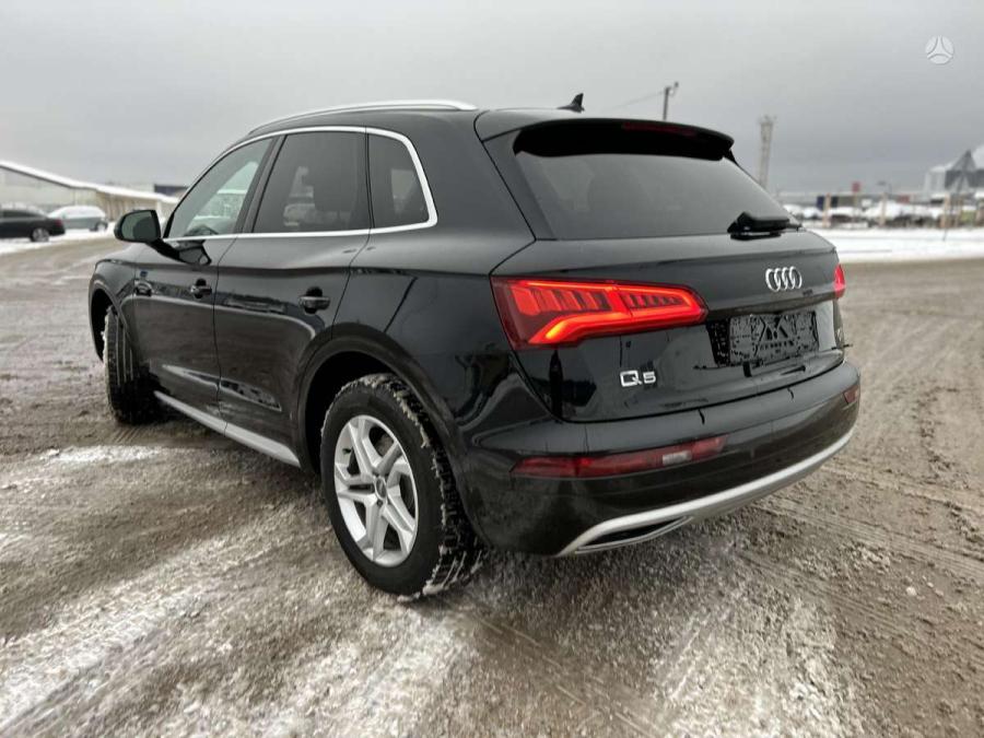 Melns Audi Q5 2018 Viļņa, ar dzinēja tilpumu 1.98 L un nobraukumu 238 tūkst. km par 16700 €, foto 3 vietnē AUTOMOTO.COM.LV