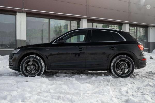 Melns Audi Q5 2018 Viļņa, ar dzinēja tilpumu 2.97 L un nobraukumu 200 tūkst. km par 24999 €, foto 2 vietnē AUTOMOTO.COM.LV