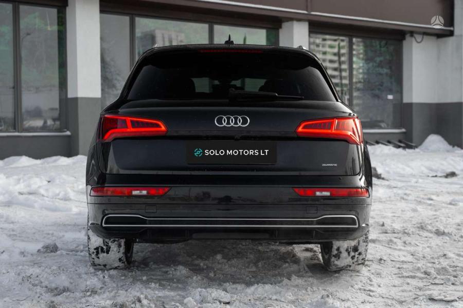 Black Audi Q5 2018 in Vilnius, with an engine capacity of 2.97 L and mileage of 200 thousand km for 24999 €, photo 5 on AUTOMOTO.COM.LV