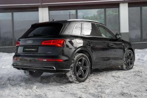 Black Audi Q5 2018 in Vilnius, with an engine capacity of 2.97 L and mileage of 200 thousand km for 24999 €, photo 6 on AUTOMOTO.COM.LV