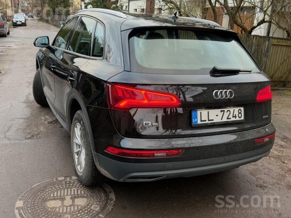 Black Audi Q5 2018 in Riga, with an engine capacity of 2.00 L and mileage of 114 thousand km for 23000 €, photo 4 on AUTOMOTO.COM.LV