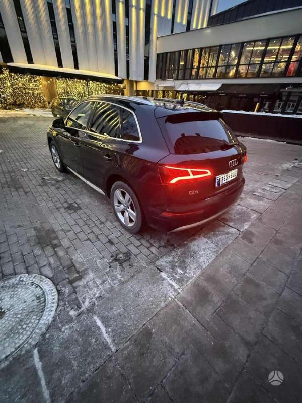 Black Audi Q5 2018 in Vilnius, with an engine capacity of 1.98 L and mileage of 94 thousand km for 23500 €, photo 2 on AUTOMOTO.COM.LV